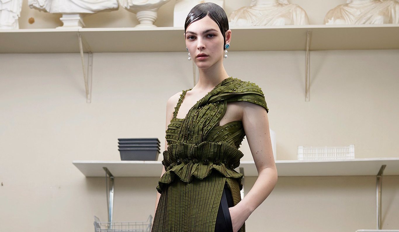 Givenchy Fall 2016 Haute Couture Collection | LES FAÇONS