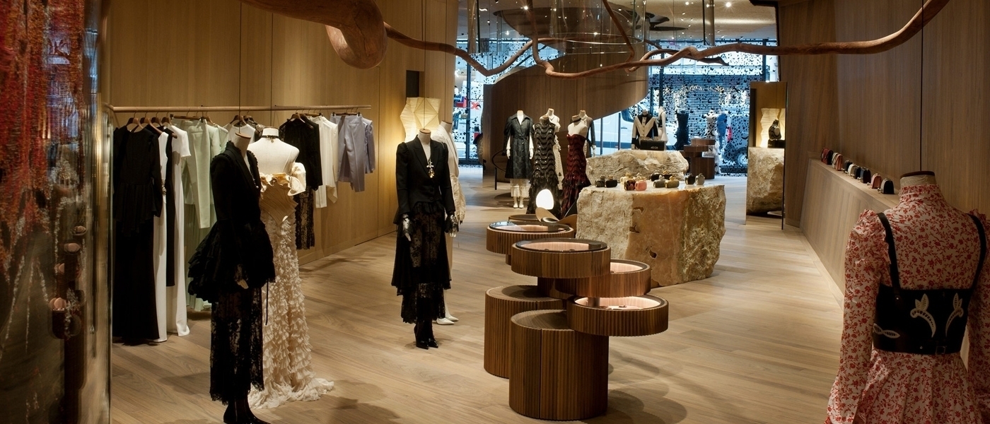 Alexander McQueen Flagship Store in London | LES FAÇONS