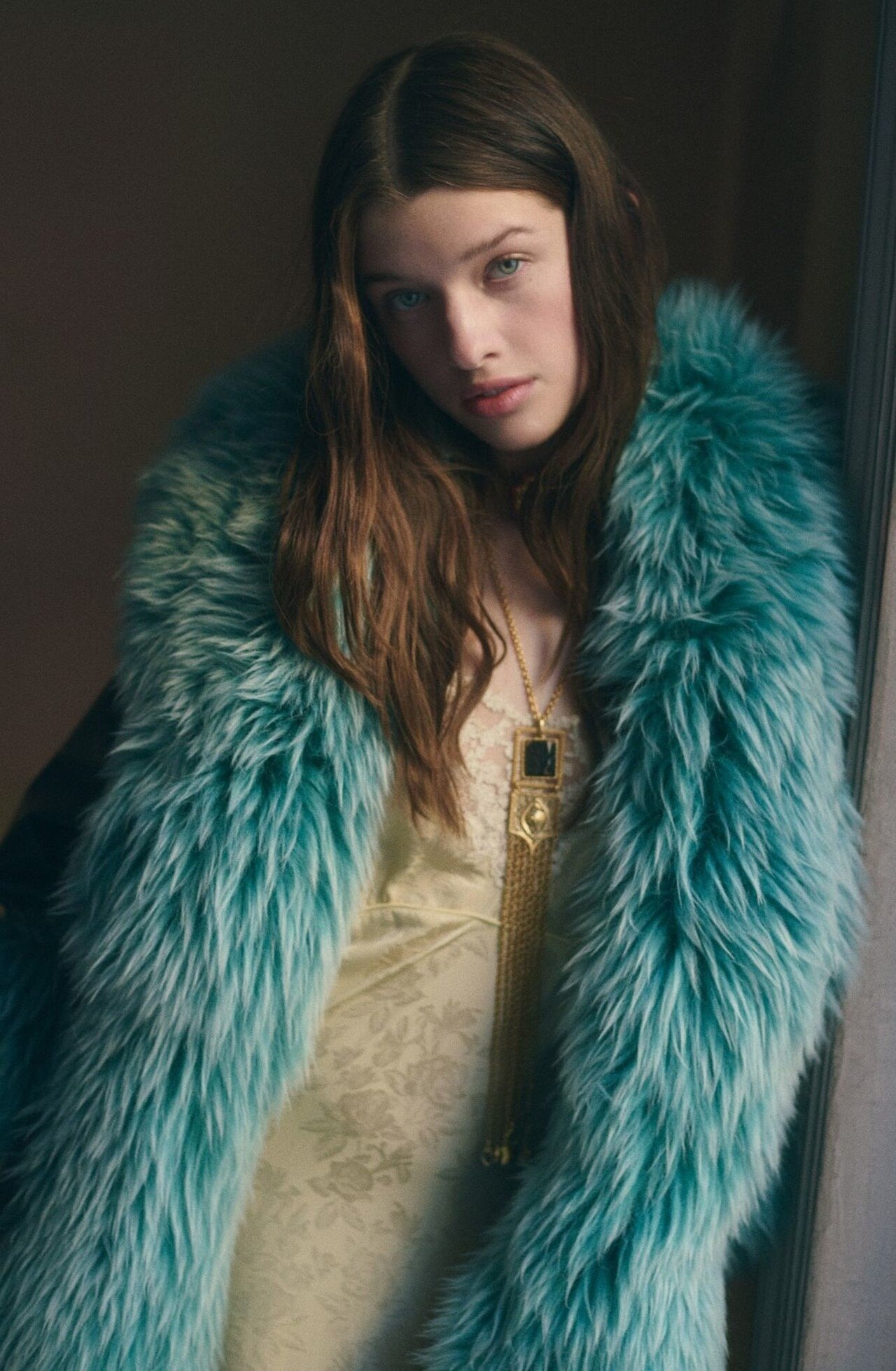 Shop the Interactive Chloé Pre-Fall 2025 Collection Lookbook | LES FAÇONS