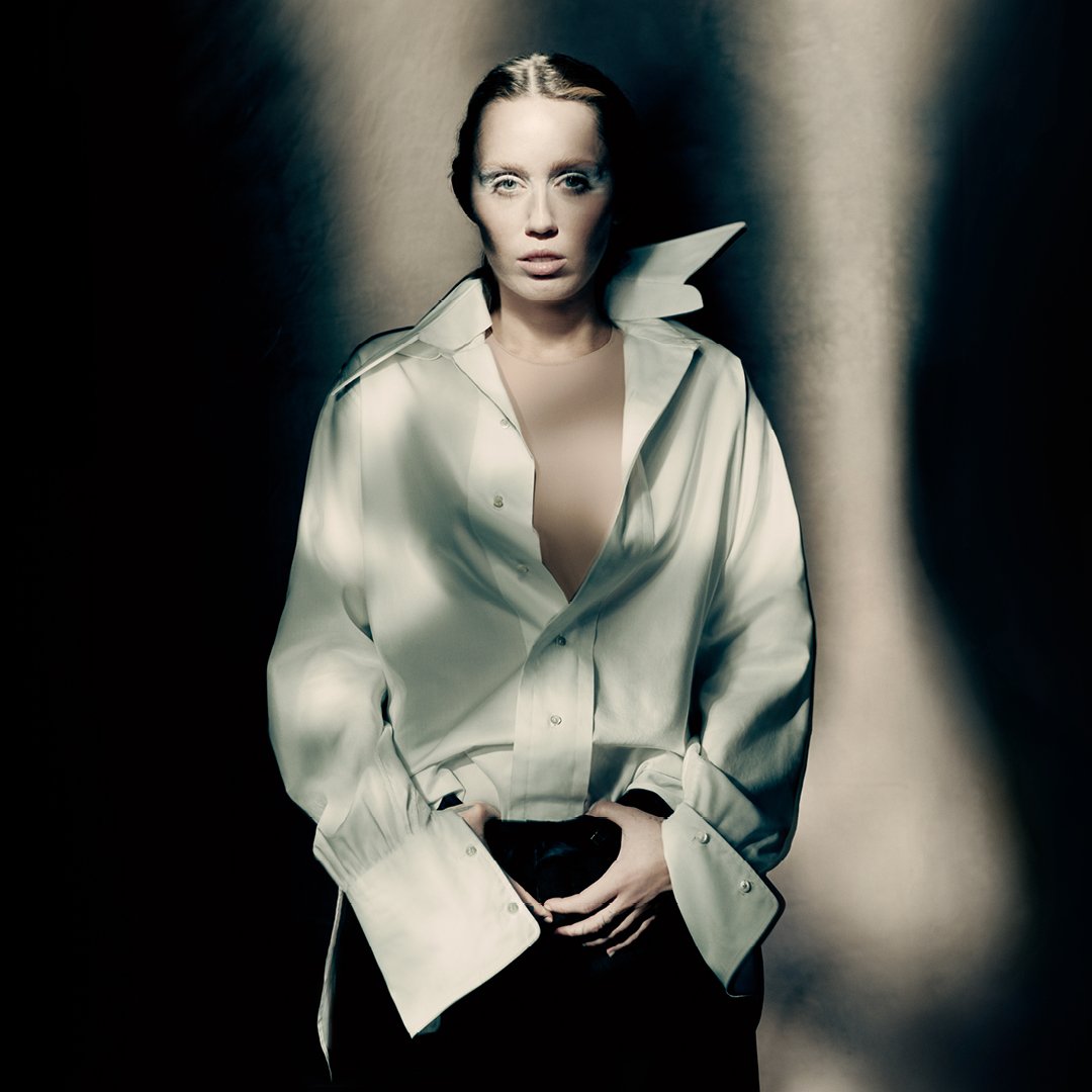 Maison Margiela Fall 2025 Ad Campaign Featuring Miley Cyrus | LES FAÇONS