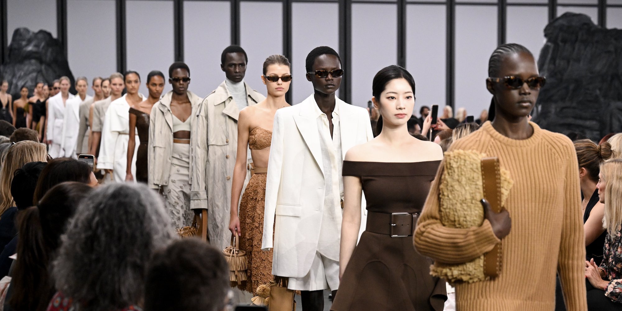 Watch the Michael Kors Spring 2026 RTW Runway Show Live | LES FAÇONS