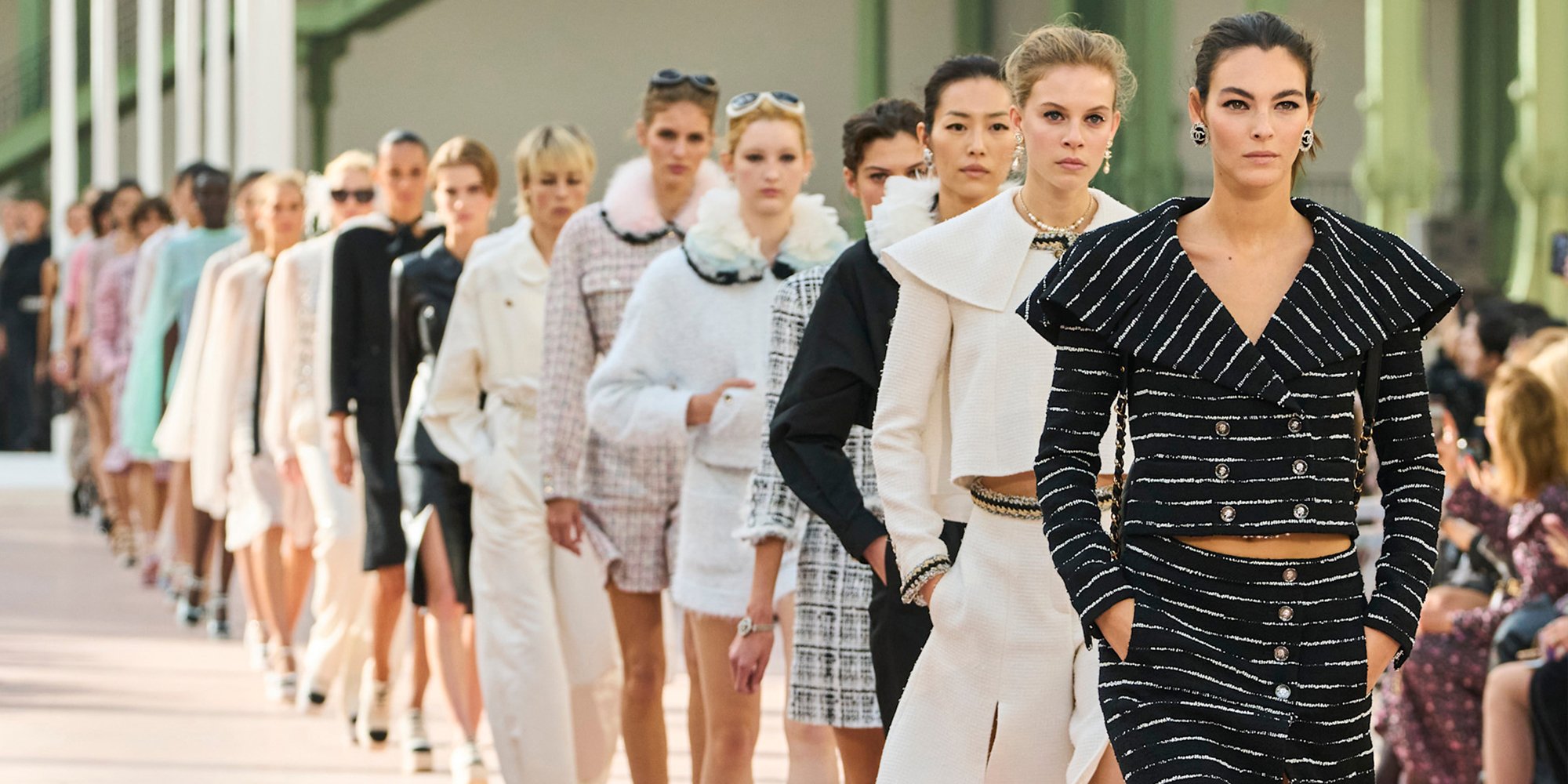 Watch the Chanel Spring 2026 RTW Runway Show Live | LES FAÇONS